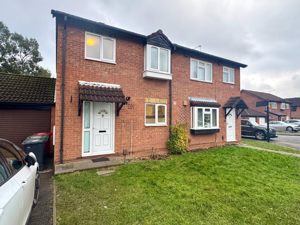 Haig Drive, Slough, SL1 9HB 3 bed house - £1,900 pcm (£438 pw)