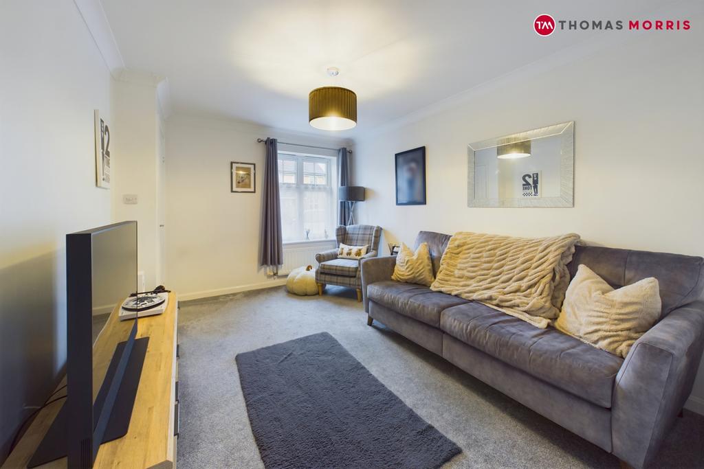 Tulip Close, Bedfordshire SG18 2 bed terraced house for sale - £295,000