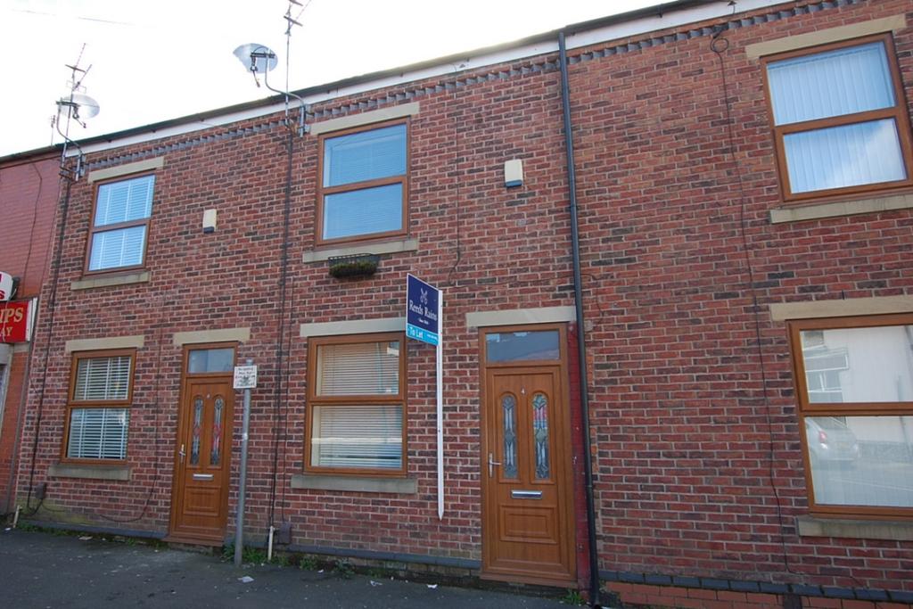 Russell Street, Greater Manchester OL6 2 bed terraced house - £850 pcm ...
