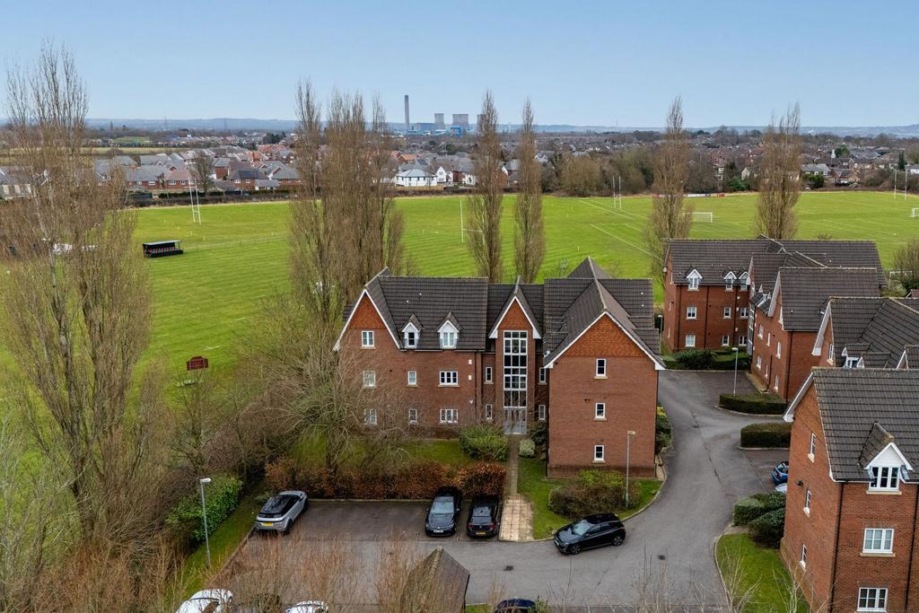 Lindisfarne Court, Farnworth, Widnes 2 bed apartment for sale - £150,000