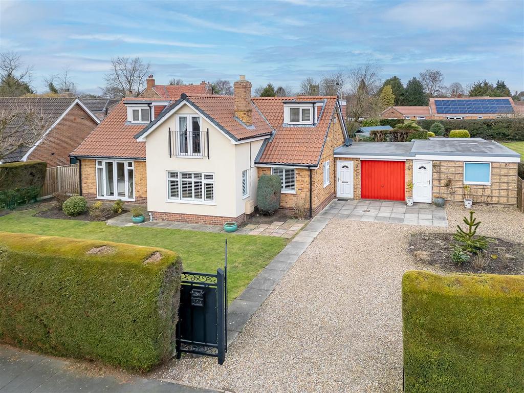 Willow Park Road, Wilberfoss, York... 4 bed detached bungalow for sale ...