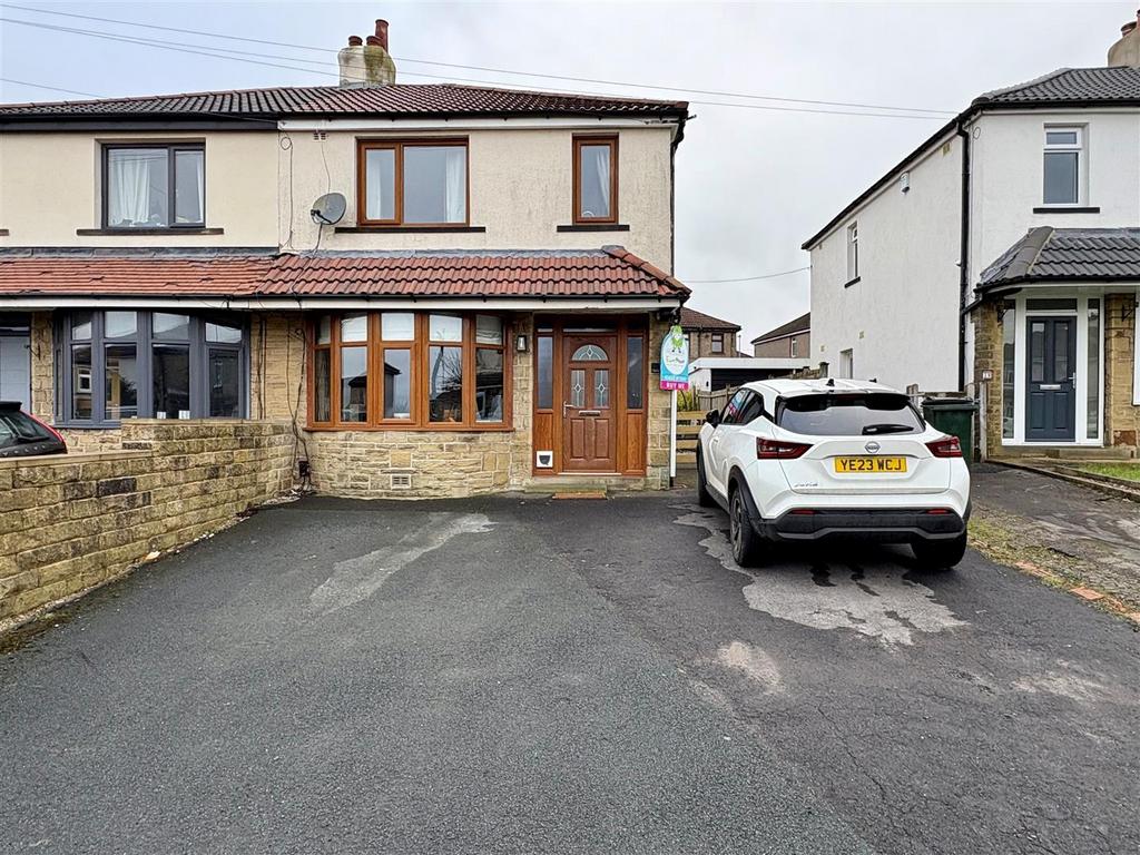 Greenland Villas, Queensbury, Bradford 3 bed semi-detached house - £220,000