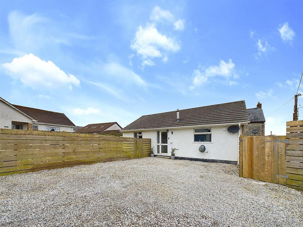 St. Francis Road, St. Columb Road TR9 2 bed detached bungalow for sale ...