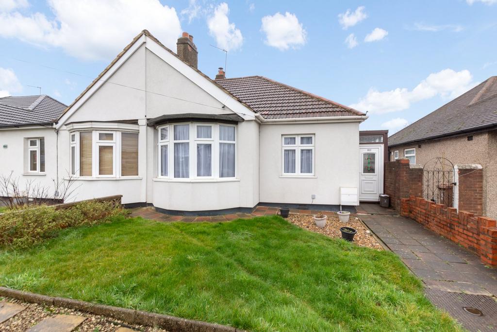 East Rochester Way, Sidcup, DA15 2 bed semi-detached bungalow - £375,000