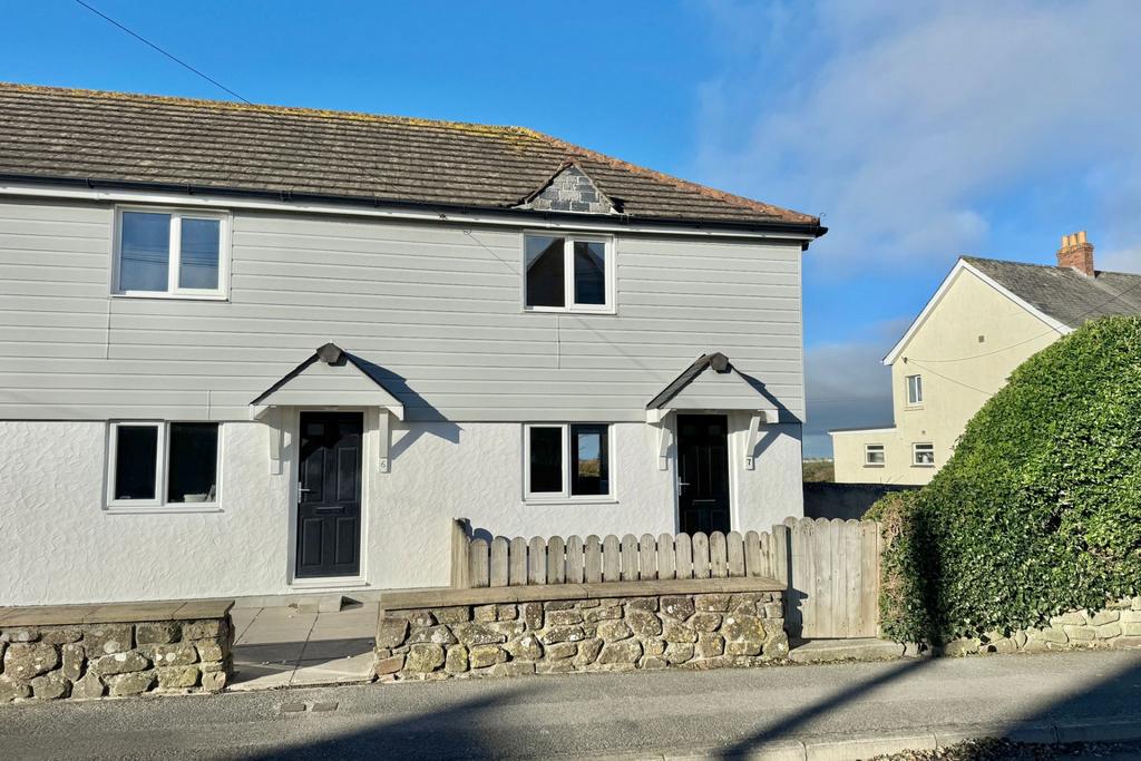 7 Towan Court, St. Merryn, PL28 2 bed house - £300,000