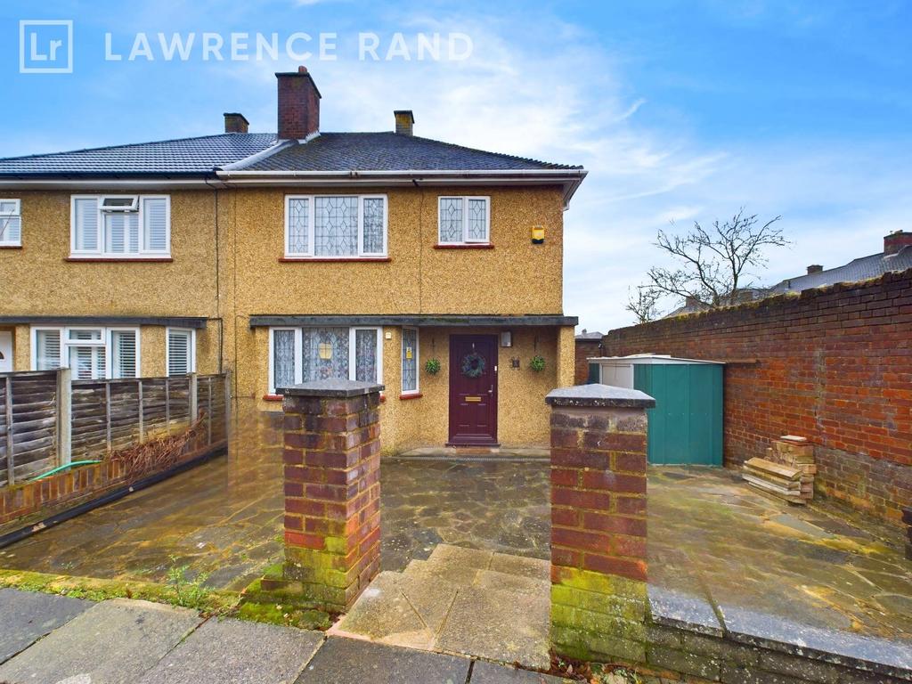 Acorn Grove, Ruislip, HA4 3 bed semi-detached house for sale - £565,000