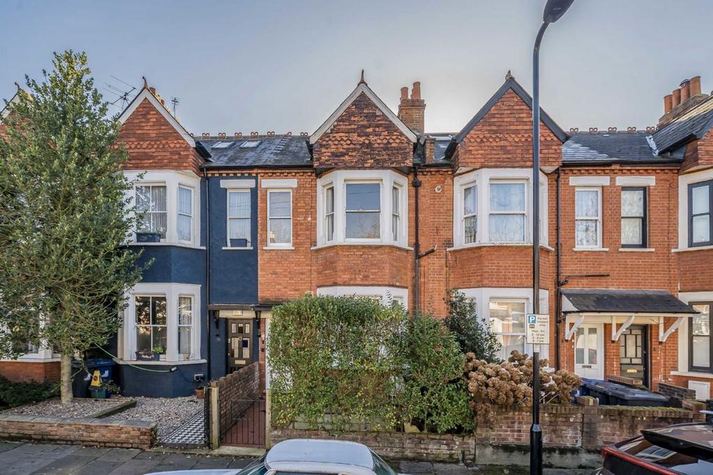 Holly Park Road, London W7 2 bed flat - £1,972 pcm (£455 pw)
