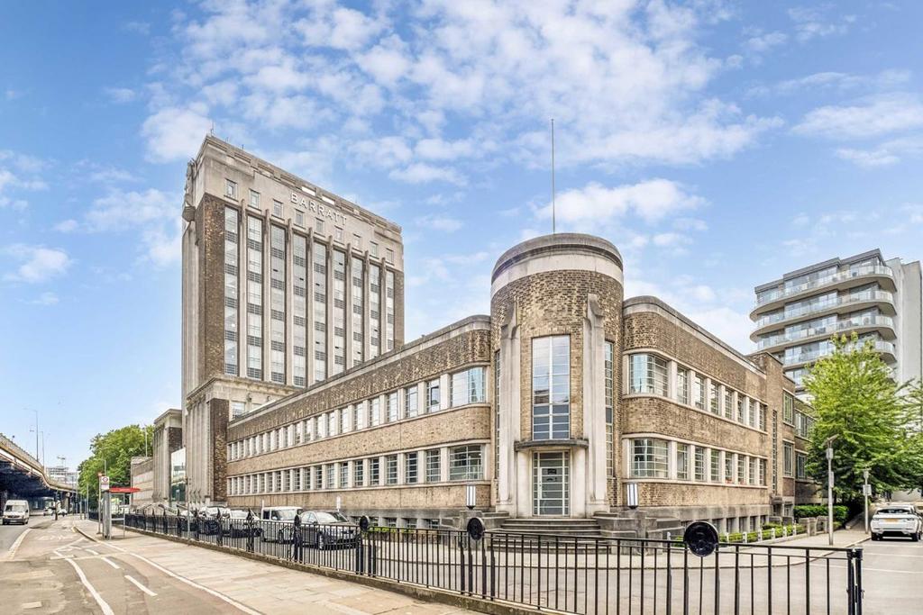 Great West Road, Brentford TW8 1 bed flat - £1,746 pcm (£403 pw)