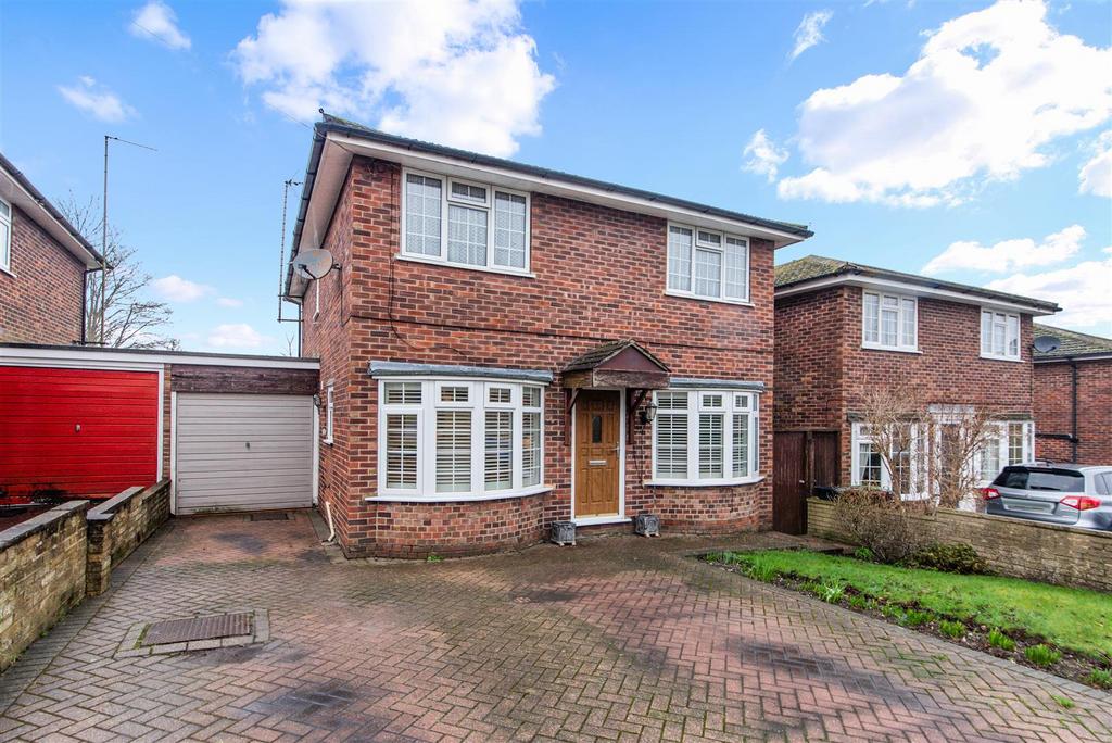 Harding Road, Epsom 4 bed detached house for sale - £725,000