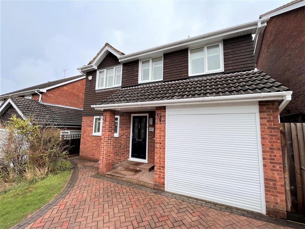 Mentmore Crescent, Dunstable 4 bed detached house - £550,000