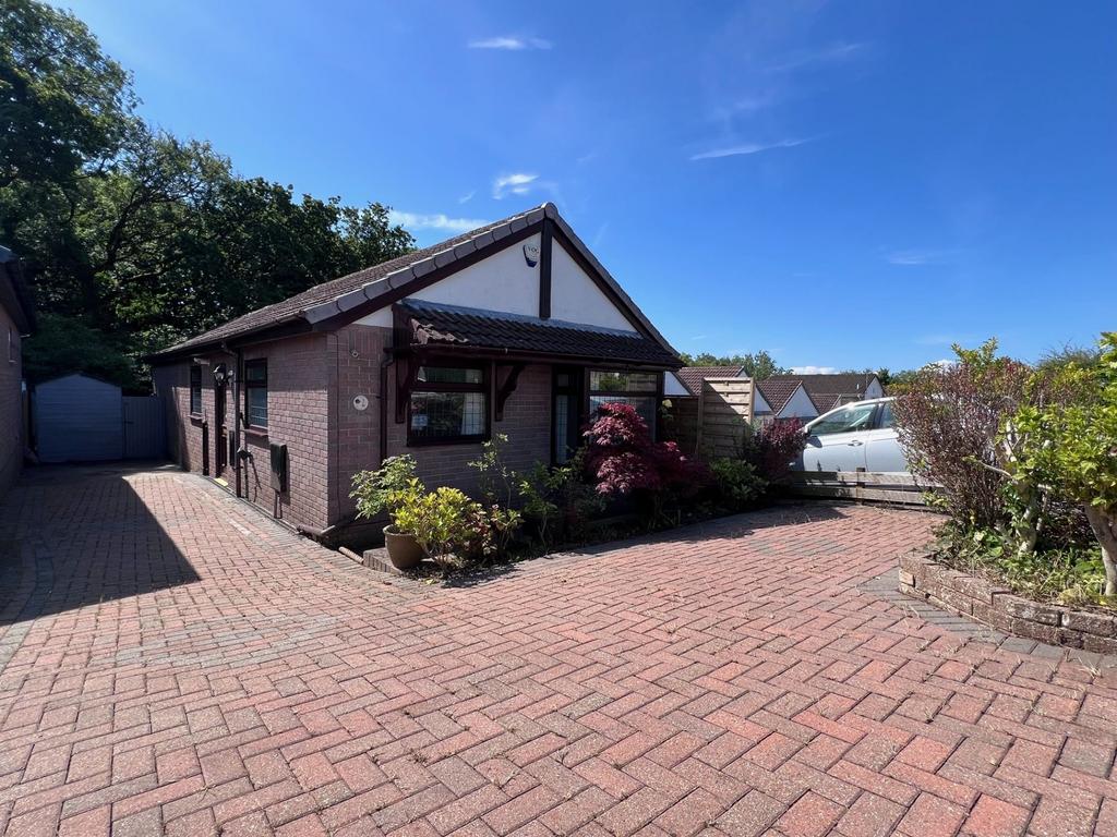 Usk Way, Barry, CF62 2 bed detached bungalow for sale - £299,000