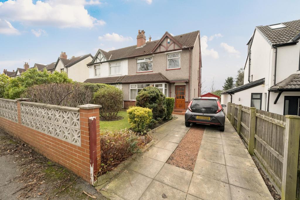 Wensley Drive, Leeds LS7 3 bed semi-detached house - £360,000