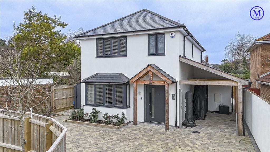 Chewton Way, Christchurch BH23 3 bed detached house - £795,000