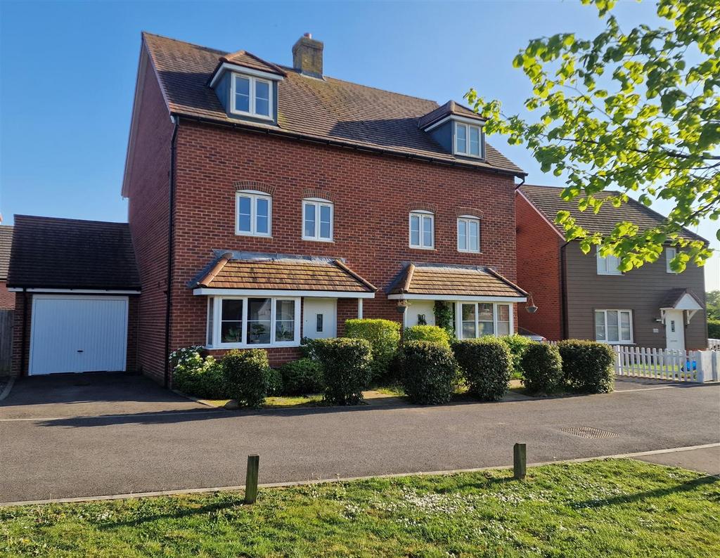 Borrer Drive, Henfield 4 bed semi-detached house - £525,000