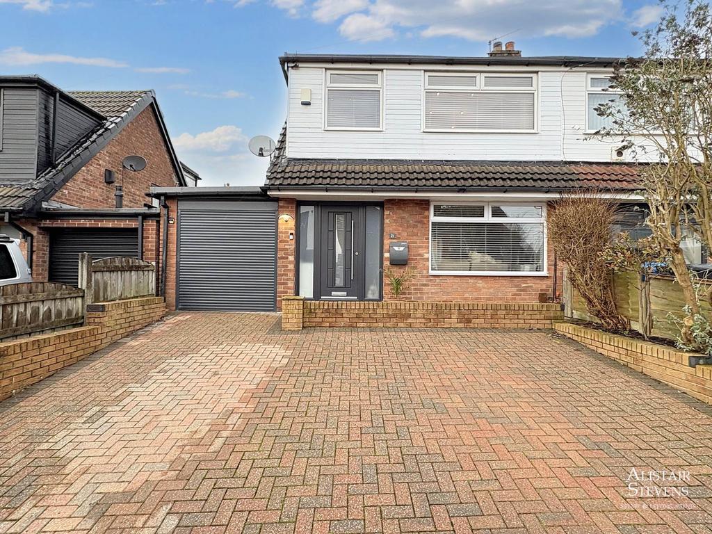 Borrowdale Close, Royton 3 bed semi-detached house - £320,000