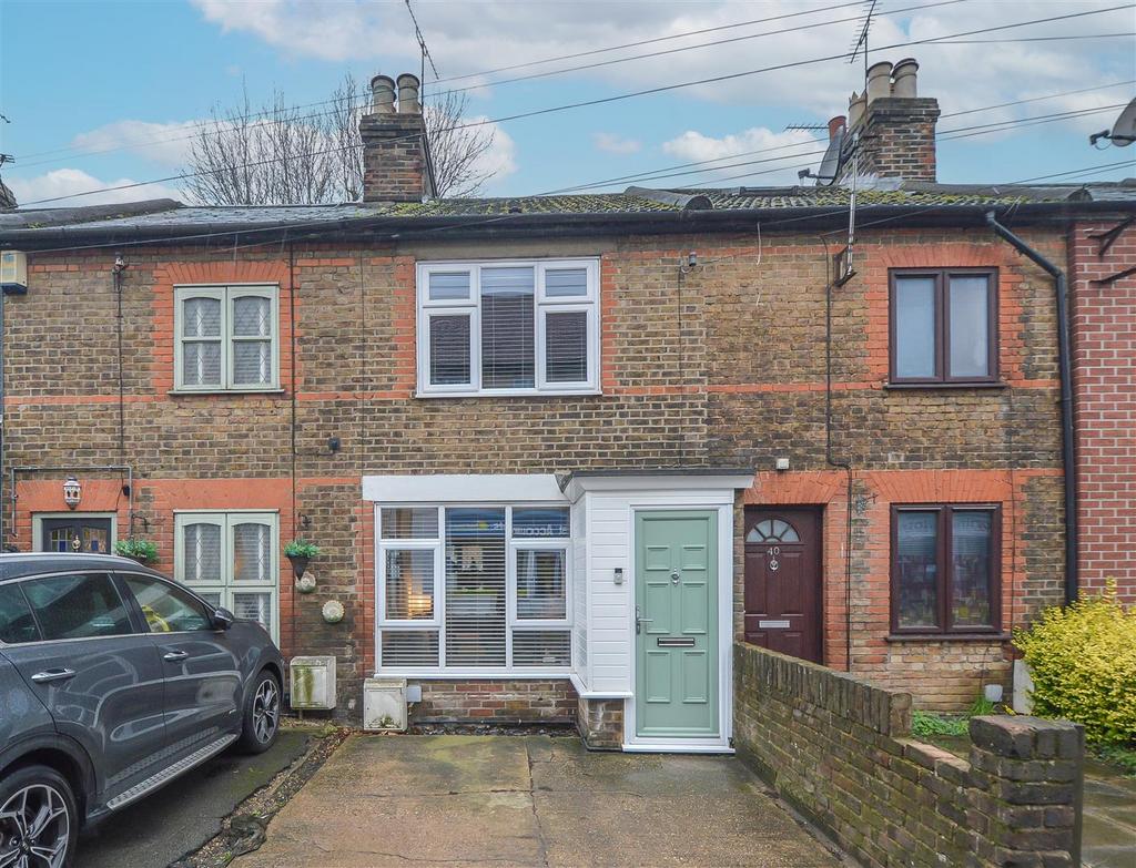 Ongar Road, Brentwood 2 bed terraced house for sale - £400,000