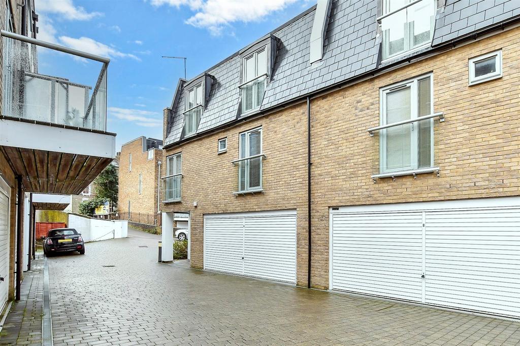 The Terrace, Rochester, Kent 2 bed semi-detached house - £325,000