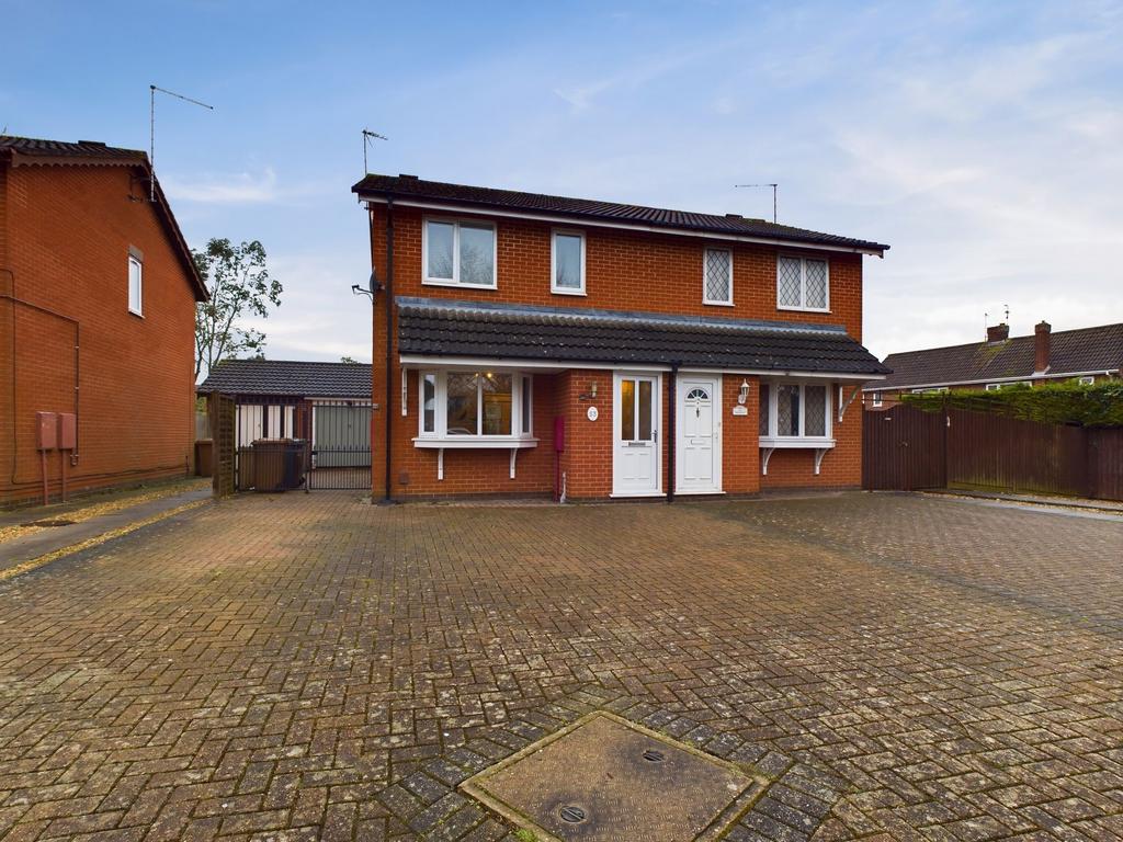 Christopher Close, Peterborough, PE1 3 bed semi-detached house for sale ...