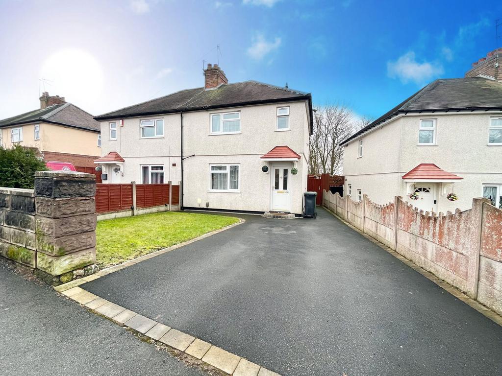 Chapel Street, Brierley Hill DY5 2 bed semi-detached house - £175,000