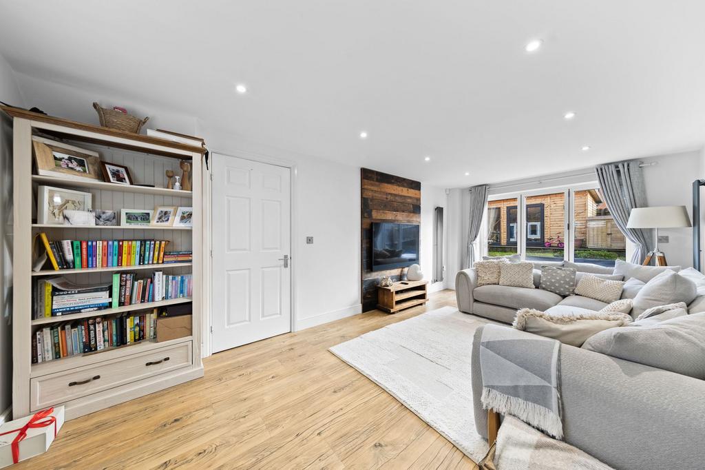 The Jitty, Mawsley Village NN14 3 bed terraced house - £325,000
