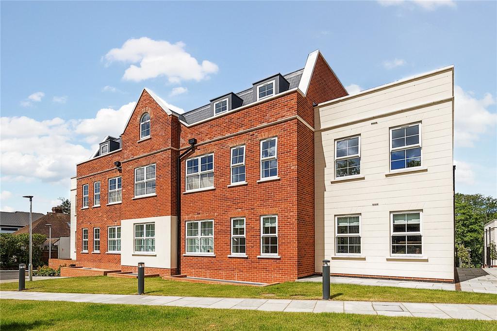 Jubilee Gardens, Weybridge, KT13 1 bed flat - £1,500 pcm (£346 pw)