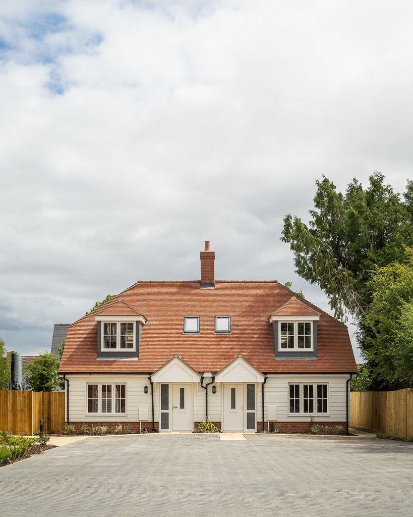 Staplehurst, Kent 2 bed cottage for sale - £521,950