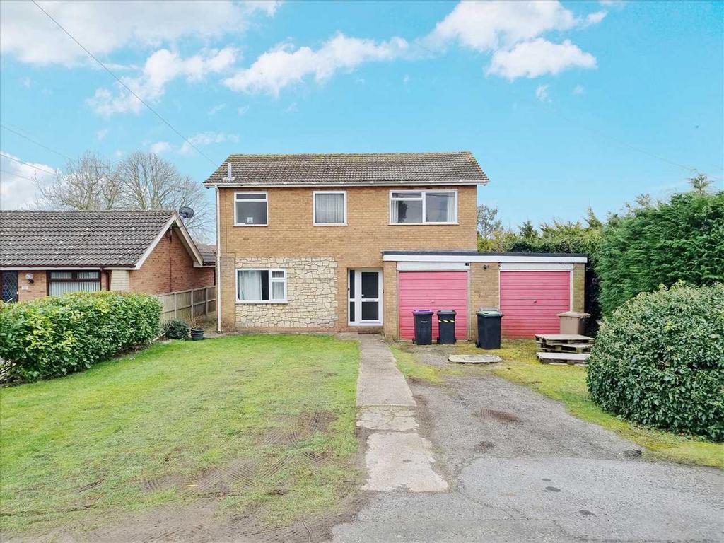 Ruskington NG34 3 bed detached house - £240,000