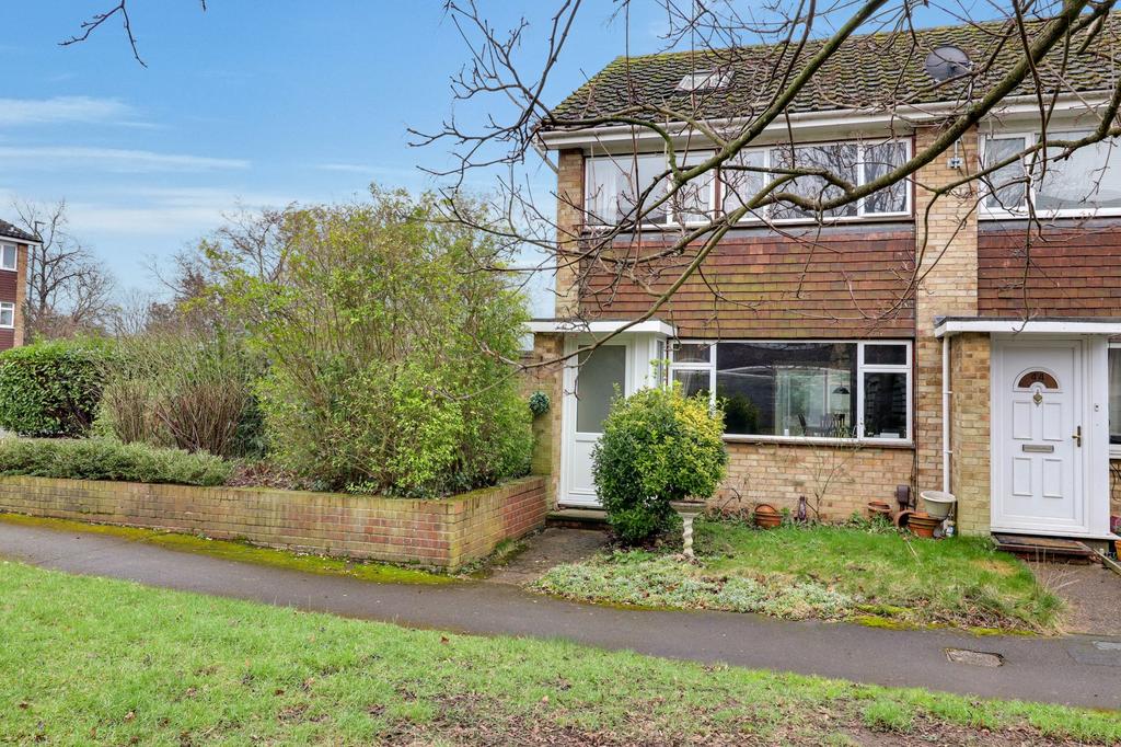 Tufton Gardens, West Molesey, KT8 4 bed semi-detached house for sale ...