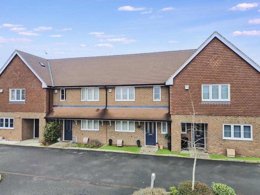 Deepcut, Camberley GU16 3 bed terraced house for sale - £425,000