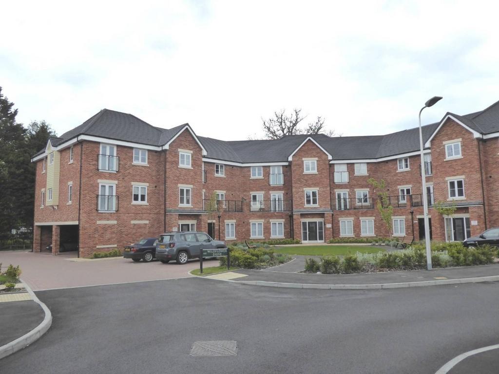 Watermill Place, Wildflower Drive... 2 bed flat - £1,395 pcm (£322 pw)
