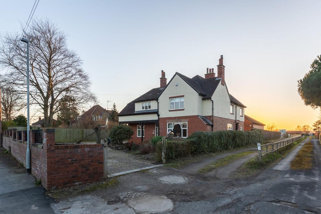 Welham Road, Norton, Malton YO17 4 bed detached house - £750,000