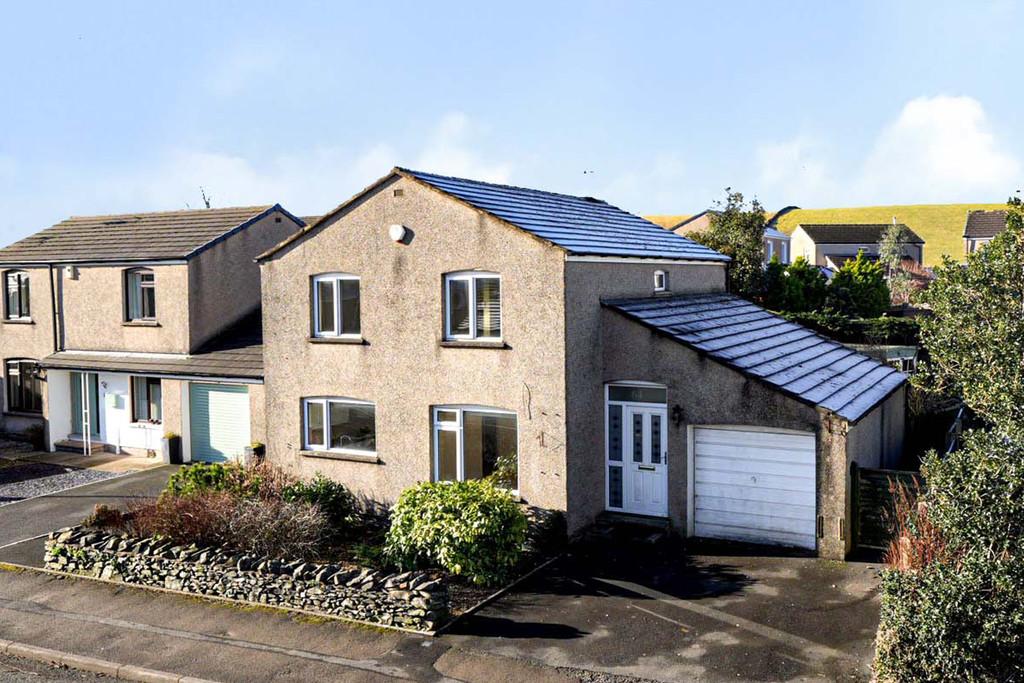 64 Valley Drive, Kendal, Cumbria, LA9... 4 bed link detached house - £ ...