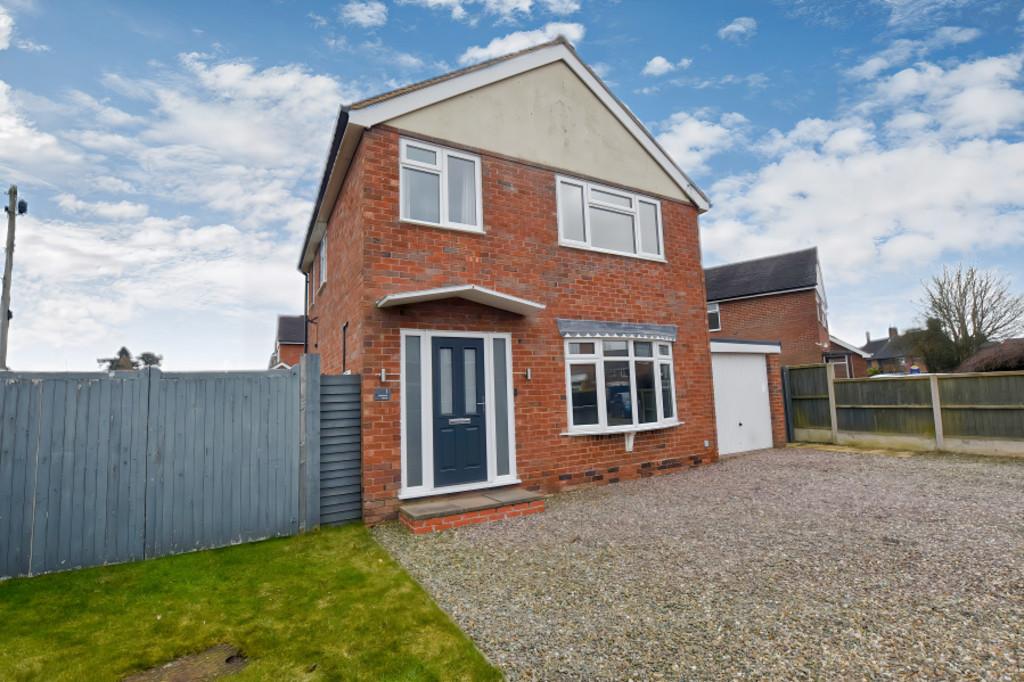 1 Portland Drive, Market Drayton 3 bed detached house for sale - £315,000