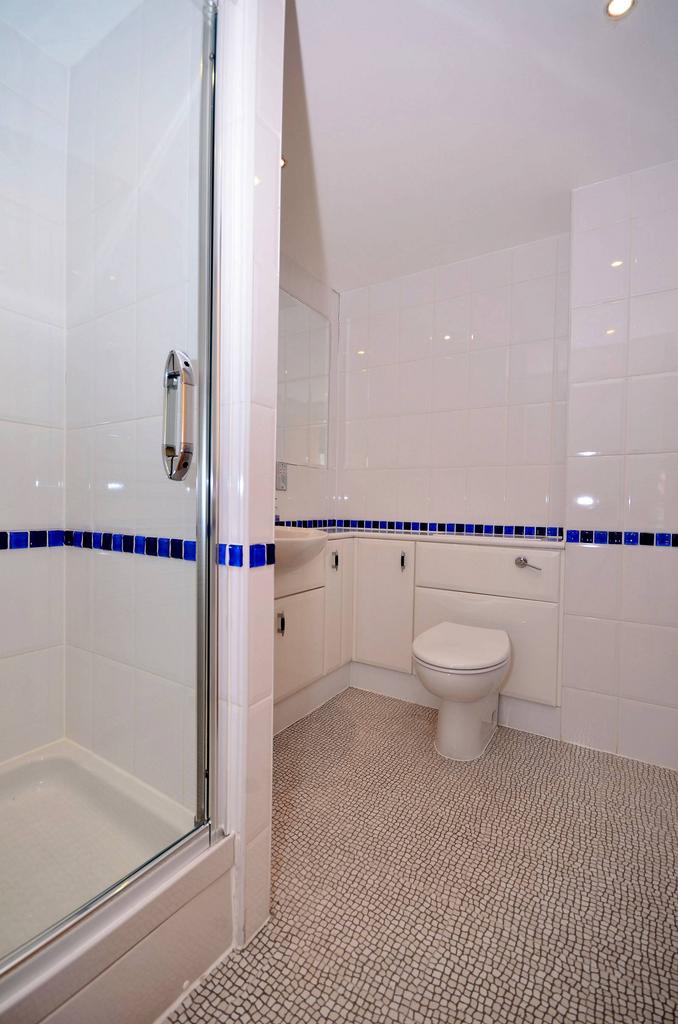 Langbourne Place, Isle Of Dogs... 2 bed penthouse - £3,250 pcm (£750 pw)