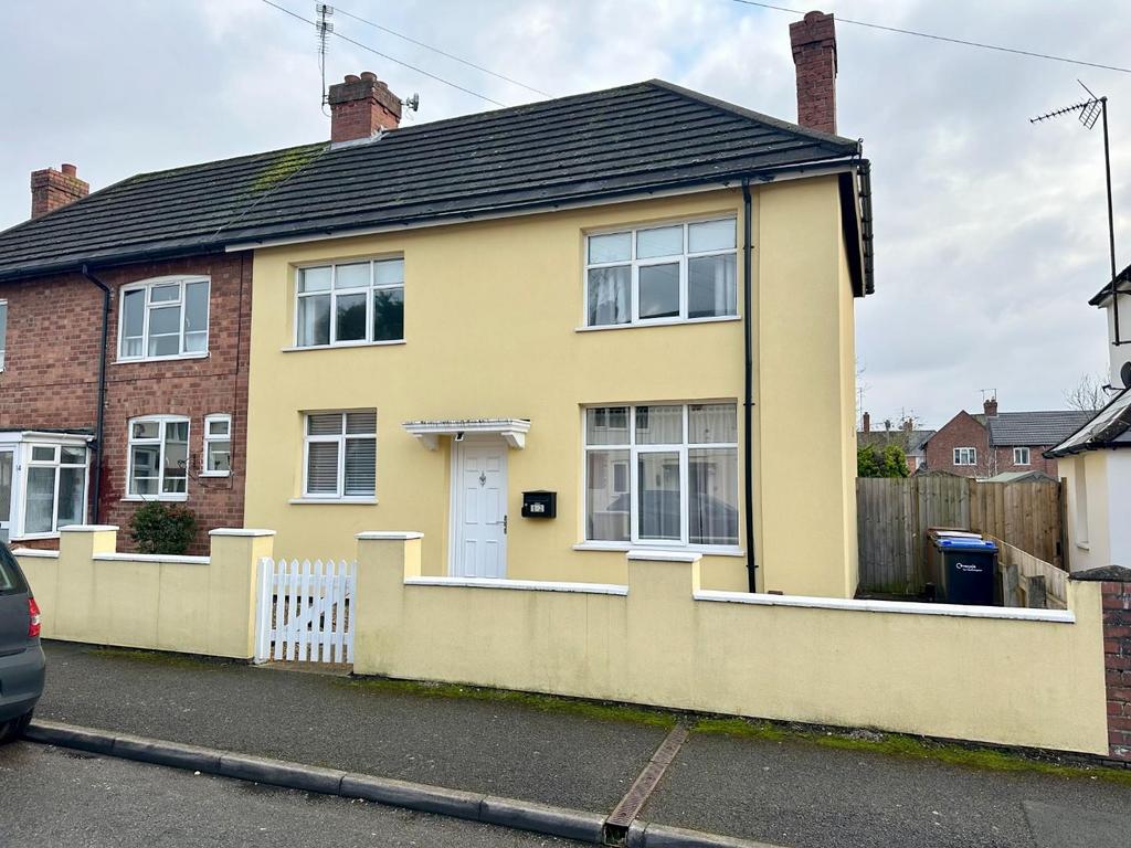 Langdale Road, Kingsthorpe... 2 bed semi-detached house for sale - £239,995
