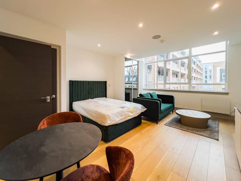 Zenith House, Lawrence Road... Studio - £1,550 pcm (£358 pw)