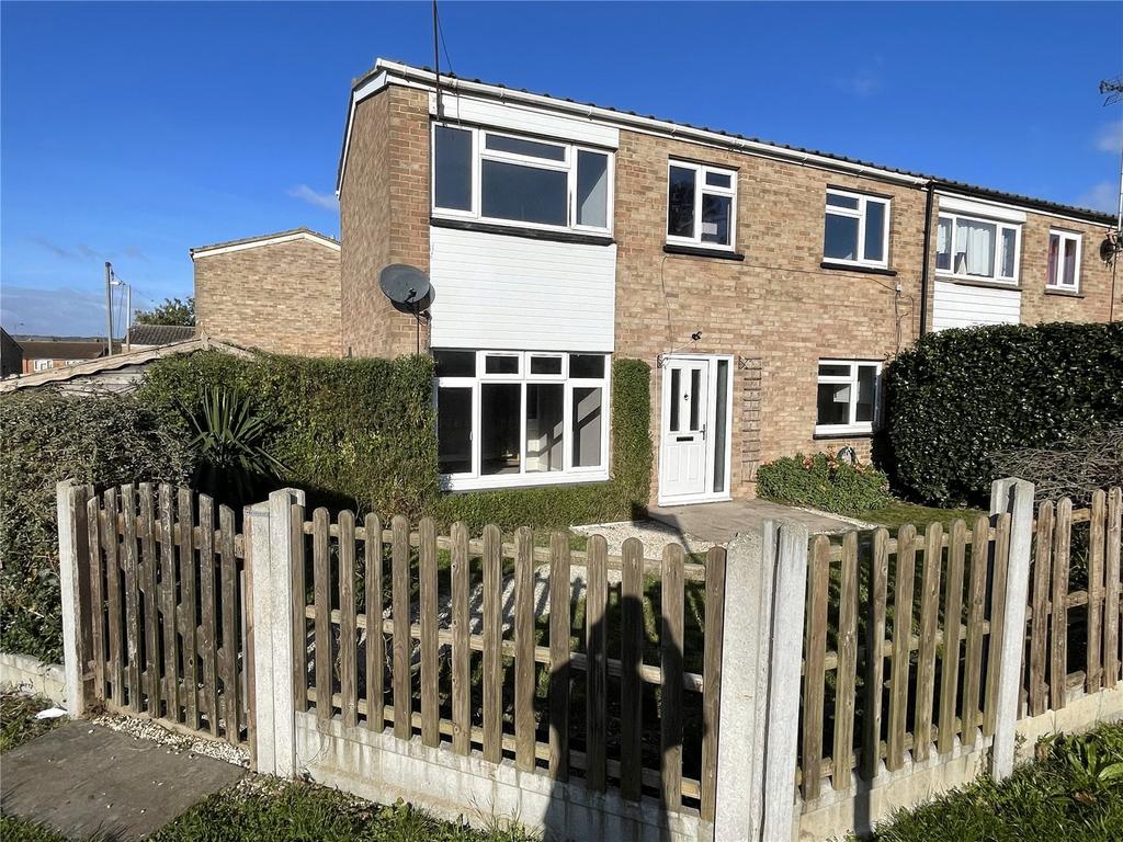 Tasman Close, Corringham, Essex, SS17 3 bed terraced house - £1,700 pcm ...