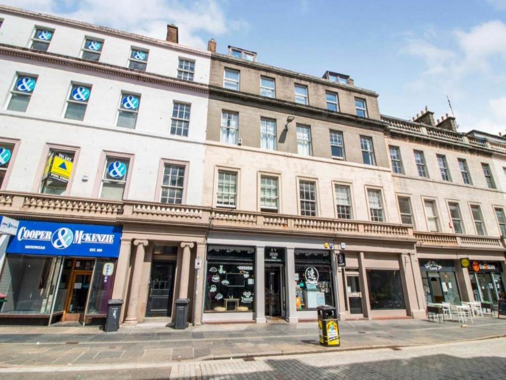 41 1/0 (Flat 1) Reform Street, 5 bed flat to rent - £2,250 pcm (£519 pw)