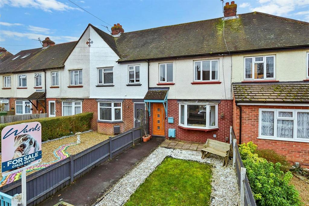 Calder Road, Maidstone, Kent 3 bed terraced house - £300,000