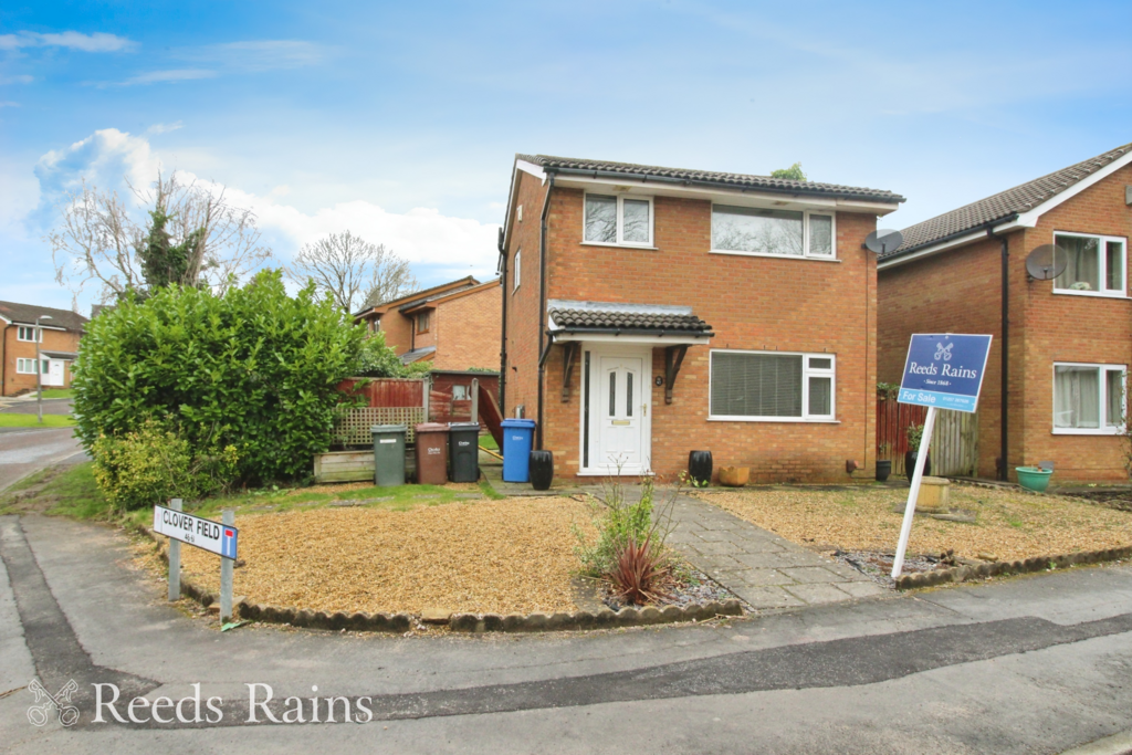Clover Field, Chorley PR6 3 bed detached house - £165,000