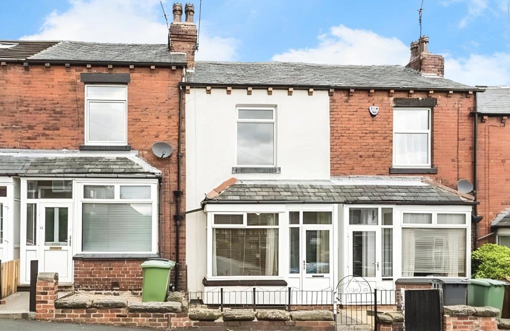 Springfield Mount, Leeds LS18 2 bed terraced house - £950 pcm (£219 pw)