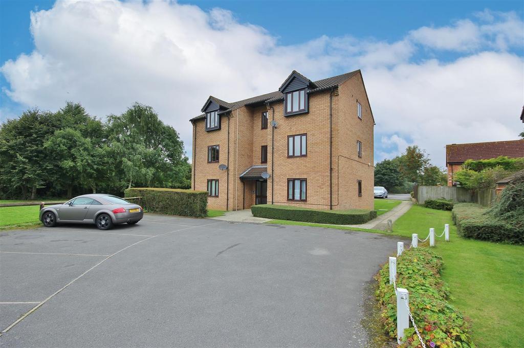 Burwell Road, Eaton Ford, St. Neots 1 bed house - £850 pcm (£196 pw)