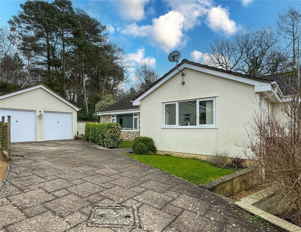 Blackbird Way, Bransgore... 3 bed bungalow for sale - £575,000
