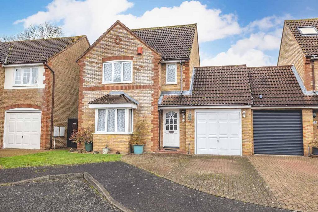 Martindale, Iver SL0 3 bed link detached house for sale - £700,000