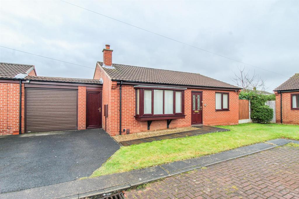 Brookfield Court, Normanton WF6 2 bed bungalow for sale - £240,000