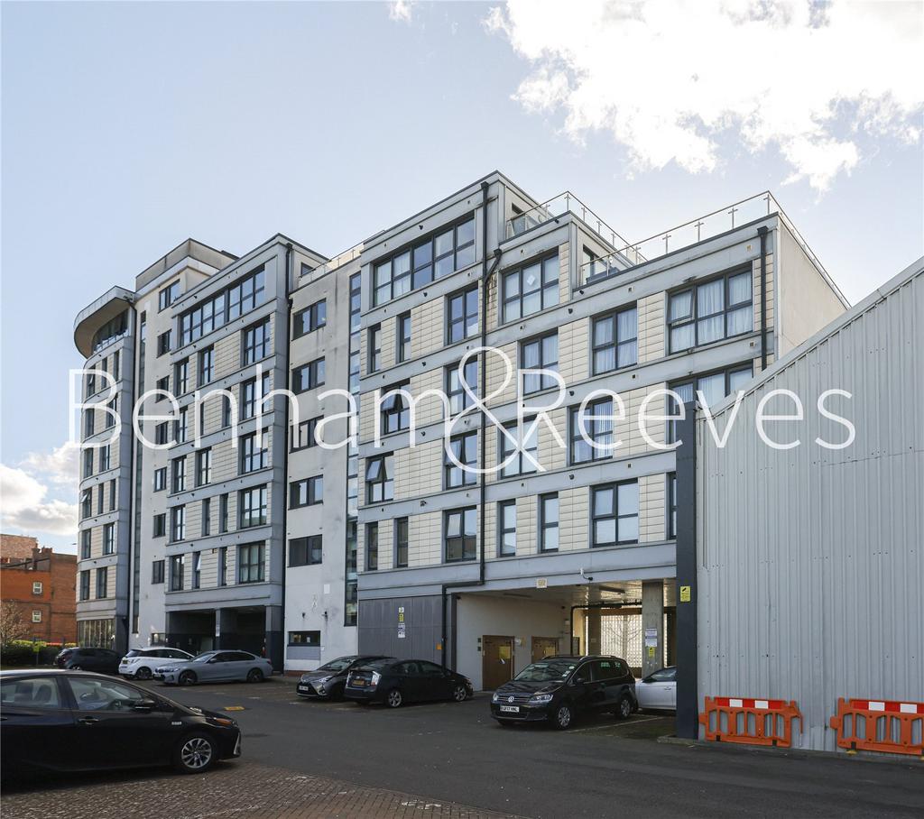 Mannock Close, Colindale, NW9 2 bed apartment for sale - £475,000