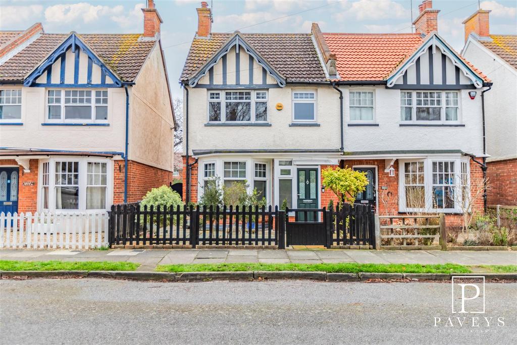 St. Marys Road, Frinton-On-Sea 3 bed semi-detached house for sale - £ ...