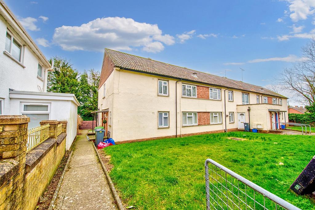 Greenway Road, Rumney, Cardiff. CF3 2 bed flat for sale - £115,000