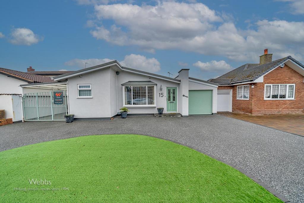 Stafford Close, Walsall WS3 2 bed detached bungalow - £400,000