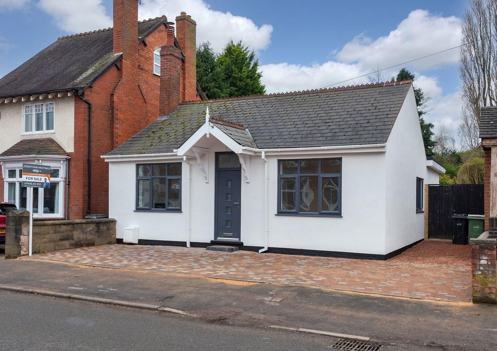 Eggington Road, Stourbridge DY8 3 bed detached bungalow for sale - £420,000